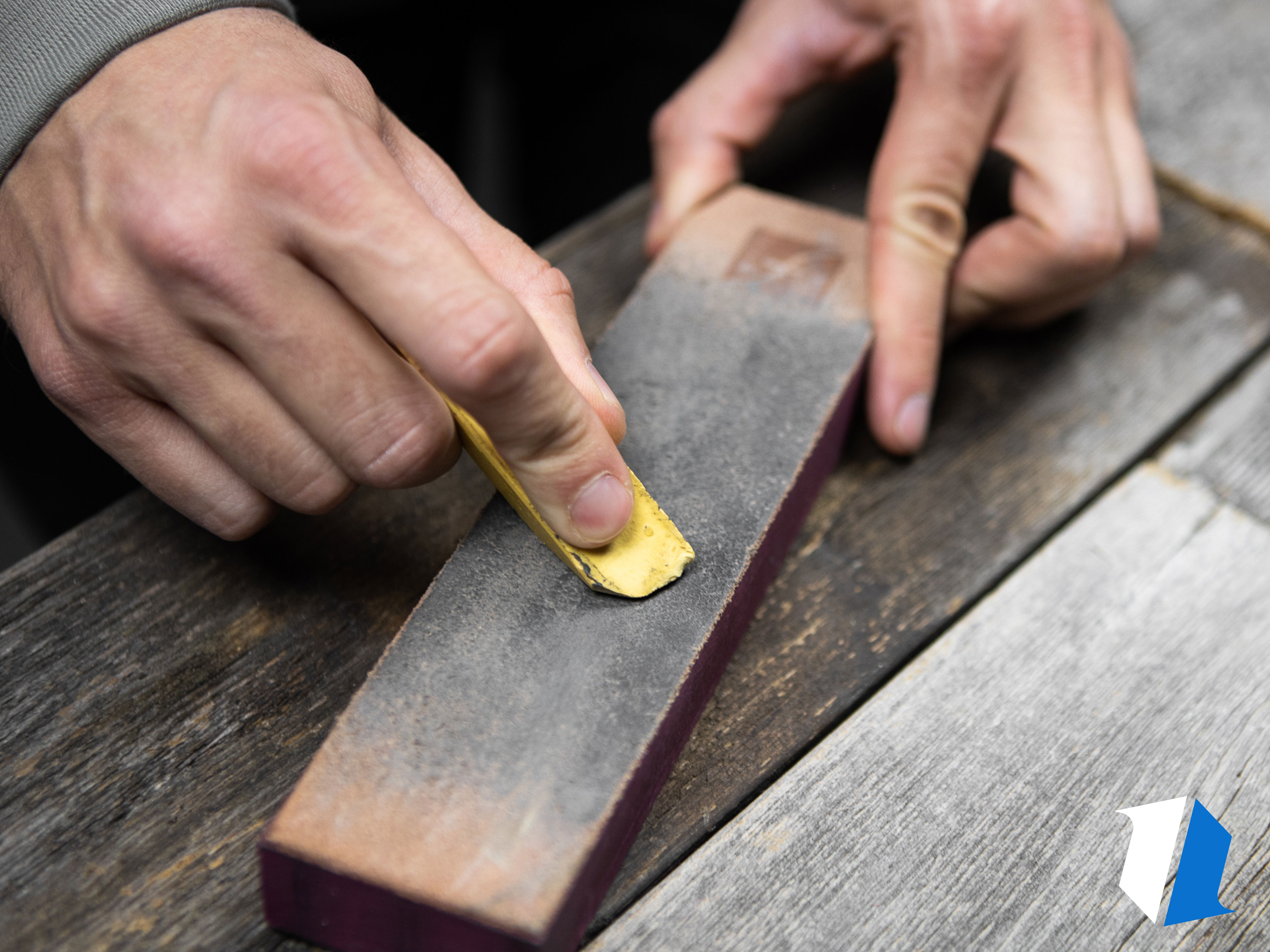 How To Correctly Use A Sharpening Stone Knife Voyager Discover The how-to-correctly-use-a-sharpening-stone-knife-voyager-discover-the